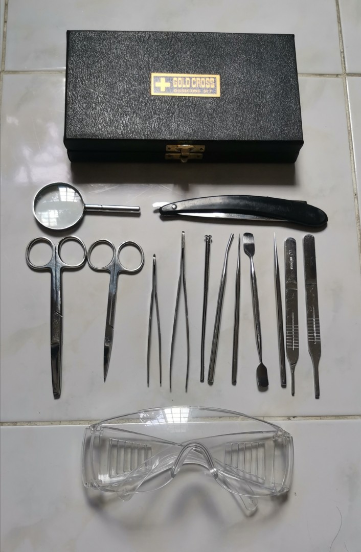 GOLD CROSS Dissection Set (13pcs) FREE Goggle, Everything Else, Others on Carousell
