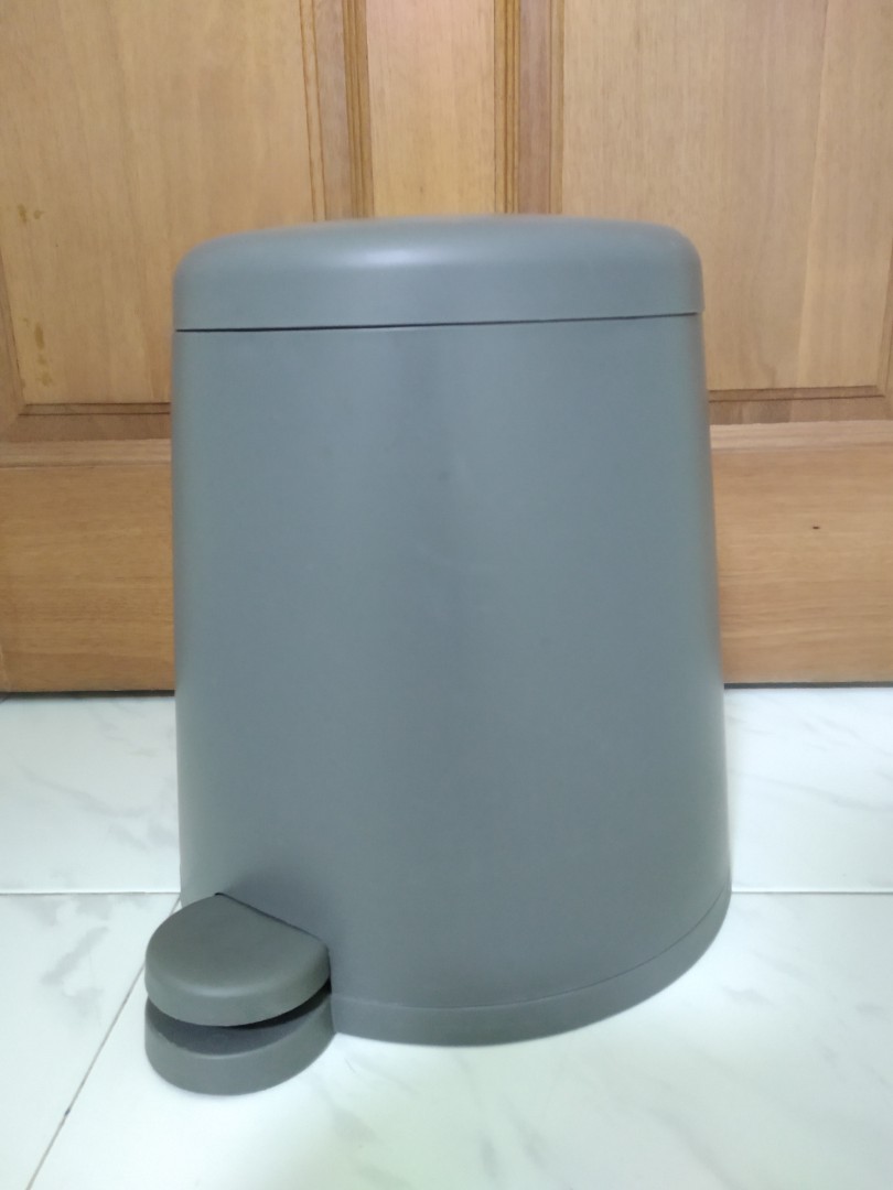 IKEA Snapp Pedal Bin, Furniture & Home Living, Cleaning & Homecare ...