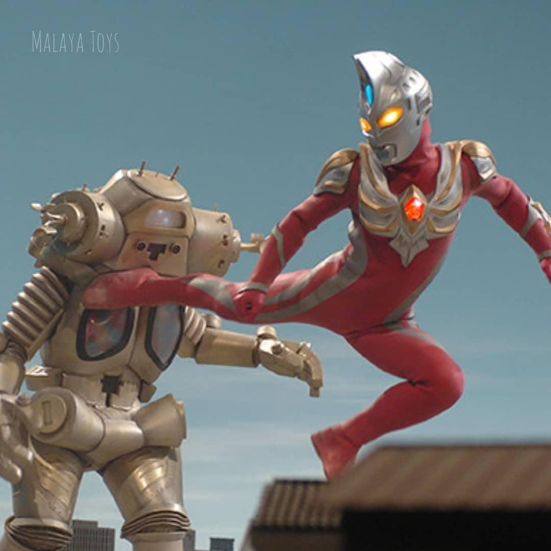Vintage Bandai Ultraman Max, Hobbies & Toys, Collectibles & Memorabilia ...