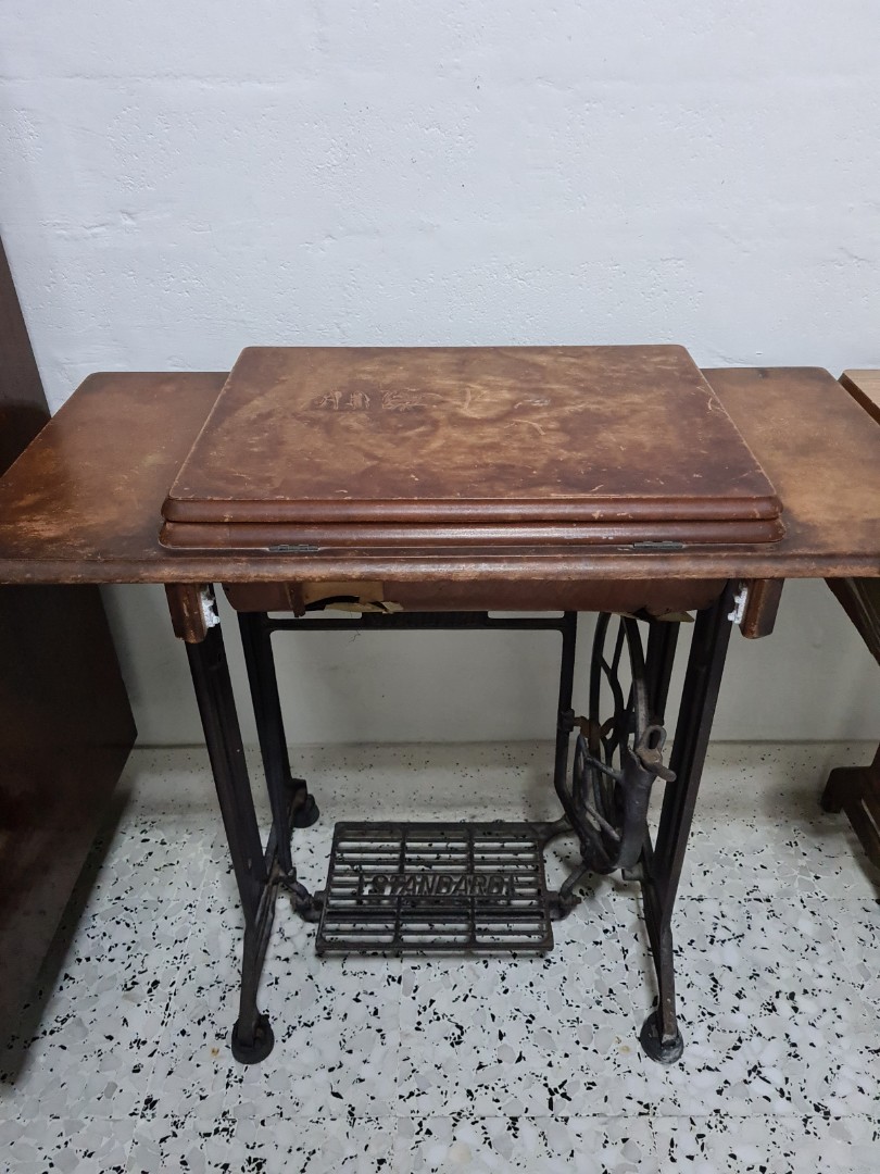 Vintage Standard sewing machine, Vintage & Collectibles, Vintage ...
