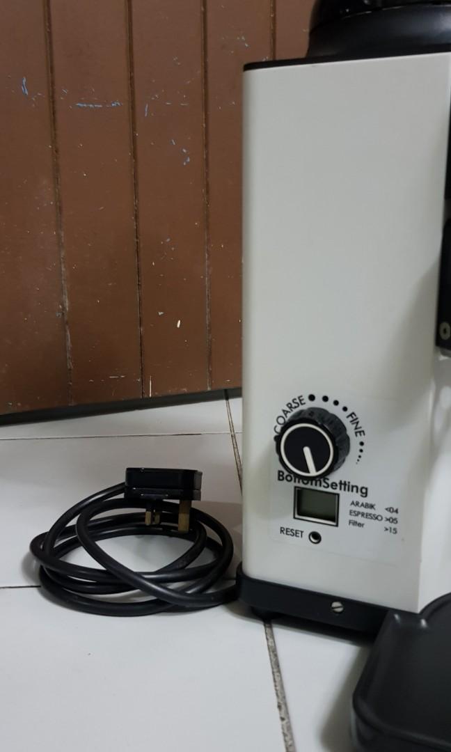 Hey cafe Titan 1 Coffee Grinder, Home Appliances, Kitchenware on Carousell