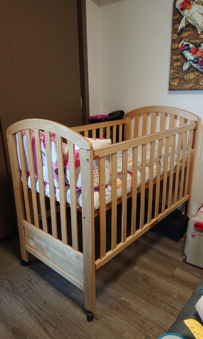 VANILLE Denmark Convertible baby Cot, Babies & Kids, Baby Nursery ...