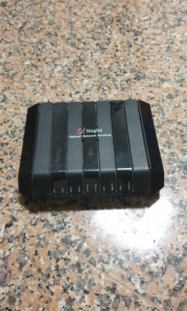 ZTE ZXA10 F620GV3 Singtel GPON ONT with optical cable, Computers & Tech ...