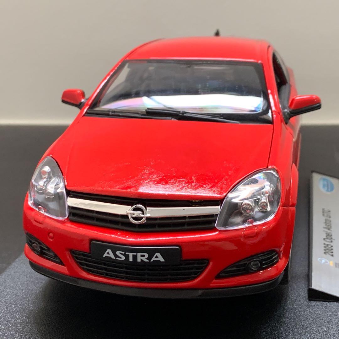 1:18 Welly 2005 Opel Astra GTC, Hobbies & Toys, Toys & Games on Carousell