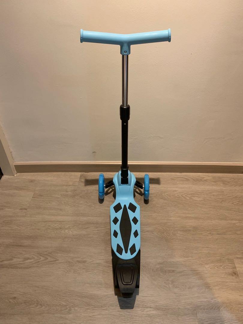 [BNIB - Ready Stock] Kids foldable& height adjustable scooter. Flashing ...