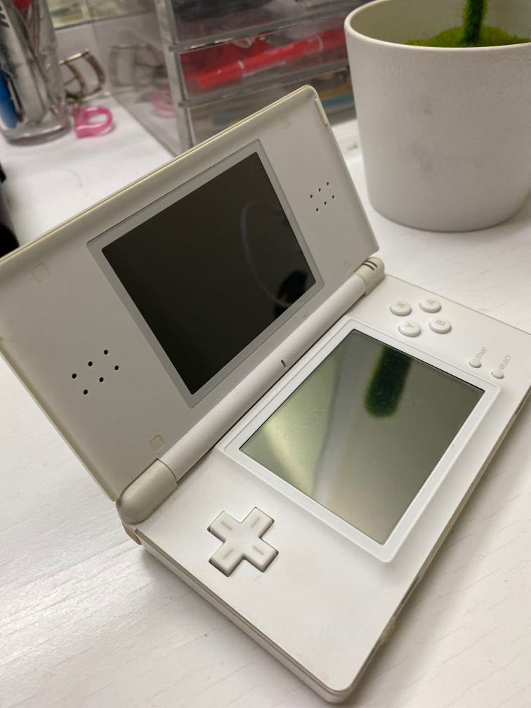 Nintendo DS Lite, Video Gaming, Video Game Consoles, Nintendo on Carousell