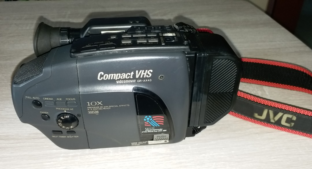 古董攝錄機 JVC GR-AX43, 攝影器材, 攝錄機 - Carousell