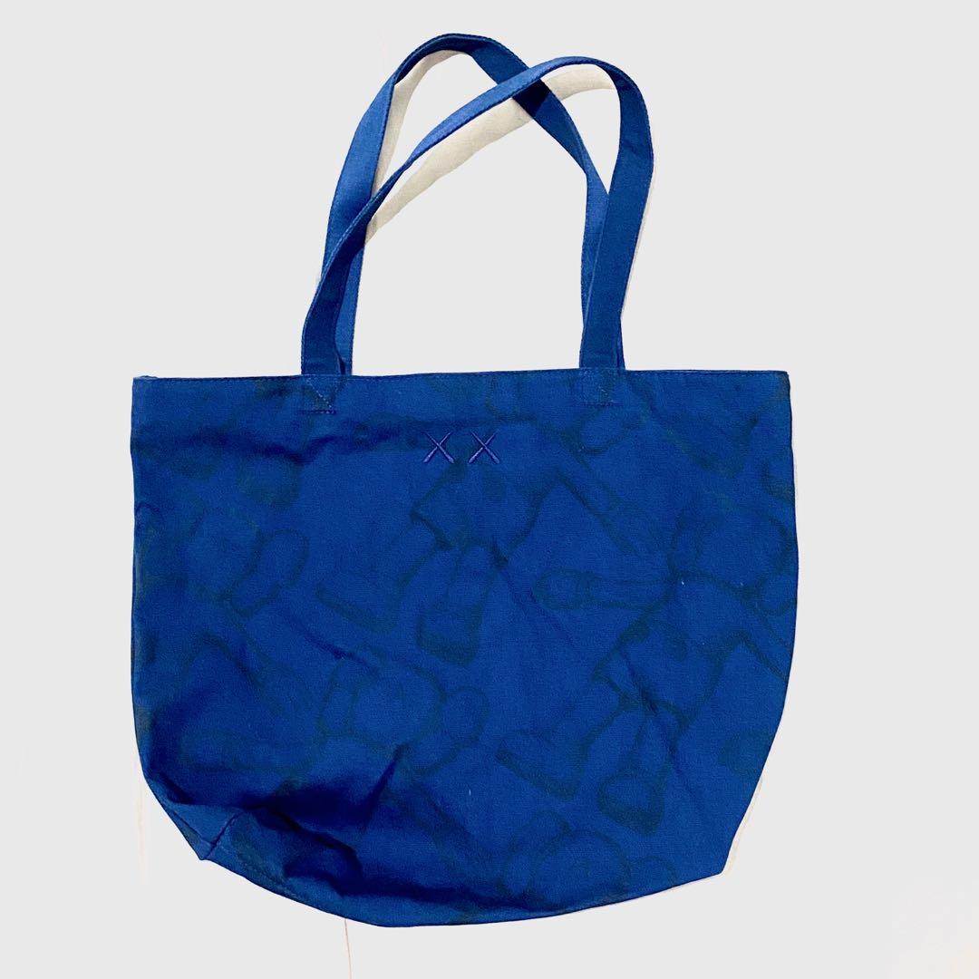 KAWS x Uniqlo Original Totebag, Barang Mewah, Tas & Dompet di Carousell