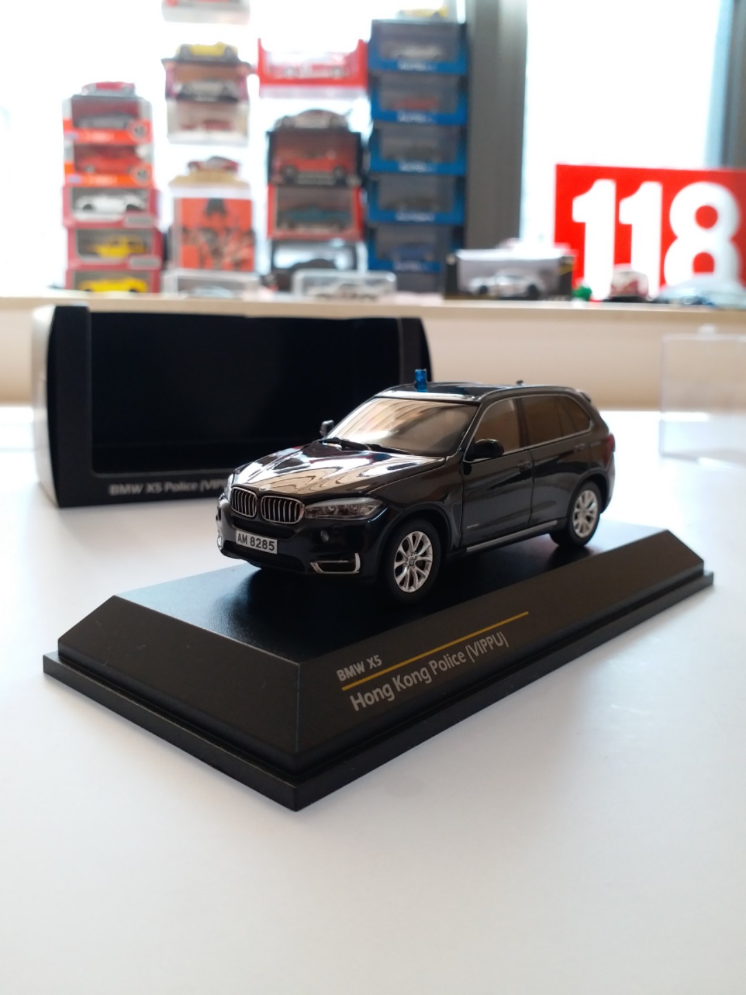 清屋限時半價！！全新Tiny 1:43 BMW X5 Police VIPPU 模型車, 興趣及遊戲, 玩具 & 遊戲類 - Carousell