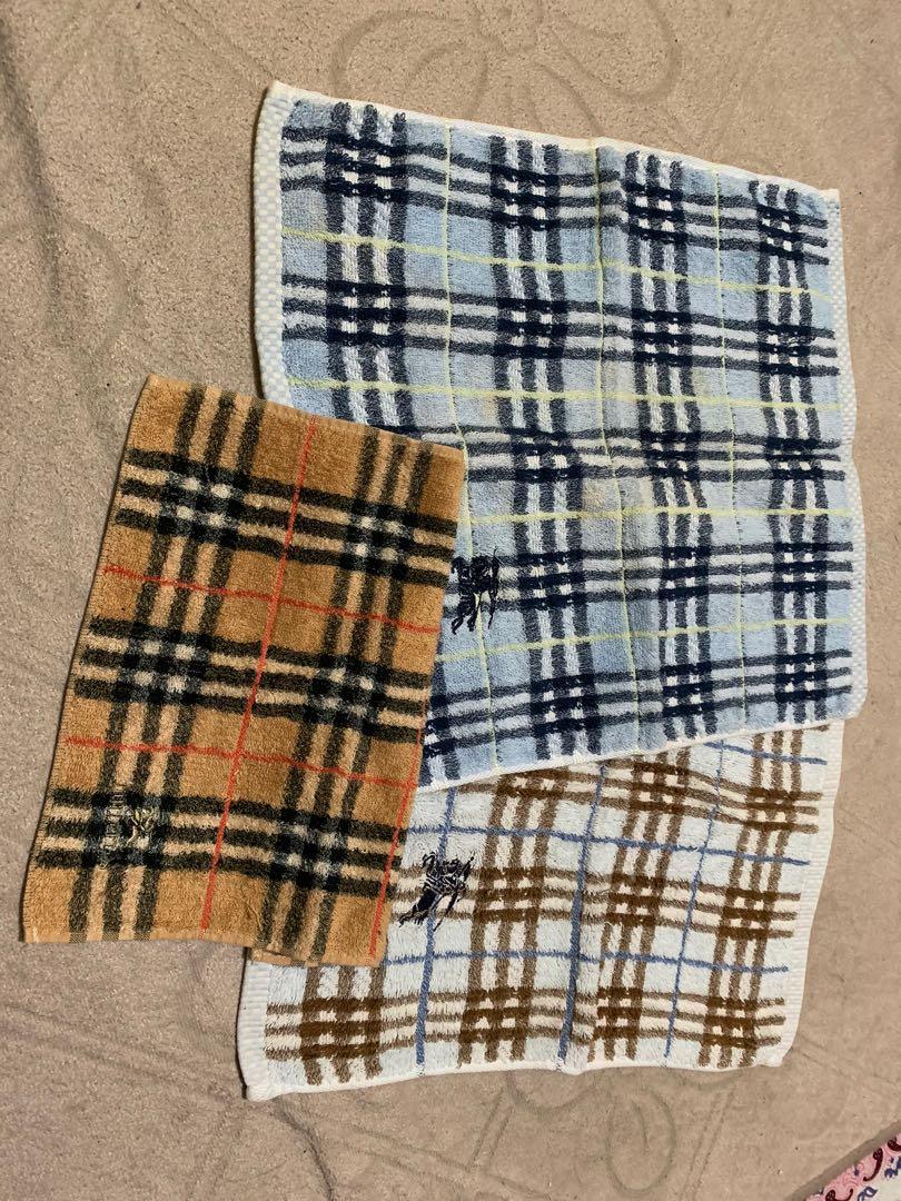 Tuala kecil Burberry, Men's Fashion, Watches & Accessories ...