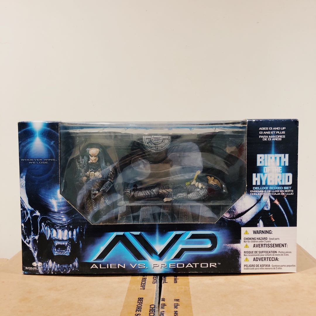 AVP Alien vs Predator Birth of the Hybrid Deluxe Boxed Set, Hobbies ...