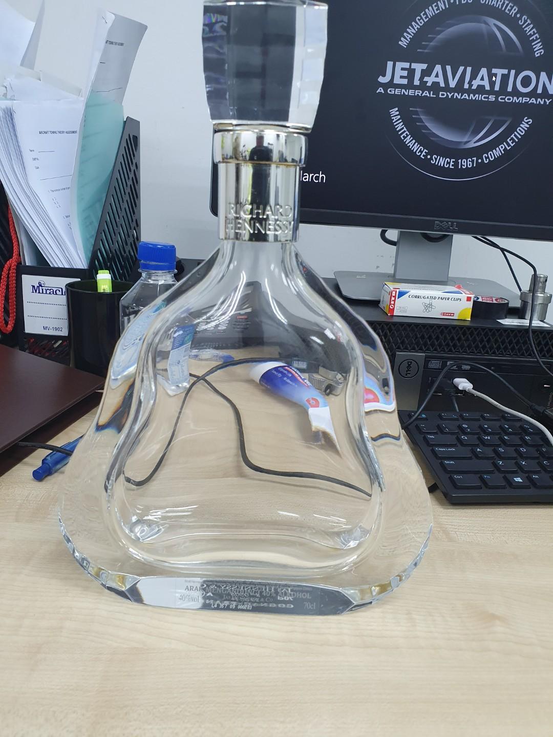 richard hennessy empty bottle only, Food & Drinks, Alcoholic Beverages ...