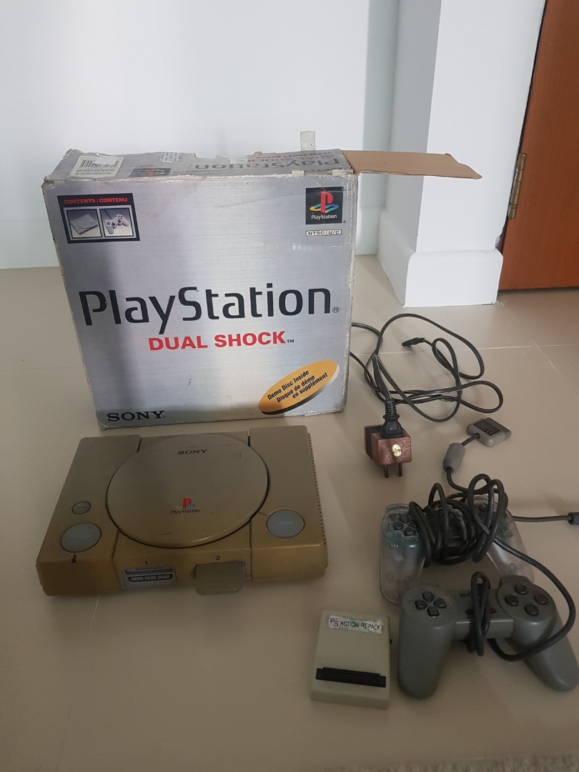 Vintage Sony playstation, Video Gaming, Video Game Consoles ...