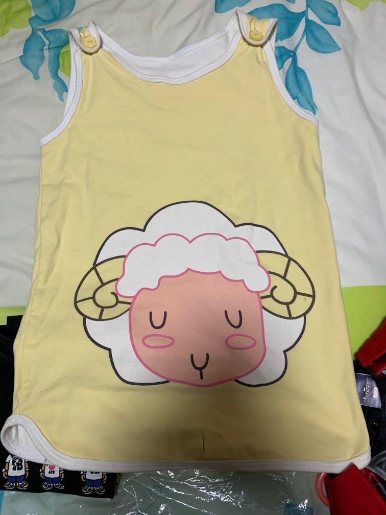 Singlet thick, Women's Fashion, Tops, Sleeveless on Carousell