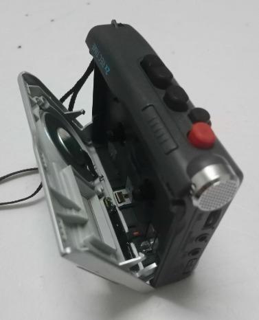 Sony Cassette Player 卡式機 TCM-200DV 懷舊 經典 合收藏, 音響器材, 錄音機 - Carousell