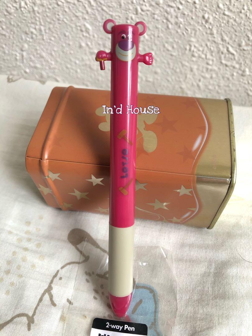 香港 迪士尼 樂園 勞蘇 雙色原子筆 Disney Lotso ball pen, 興趣及遊戲, 手作＆自家設計, 文具 - Carousell