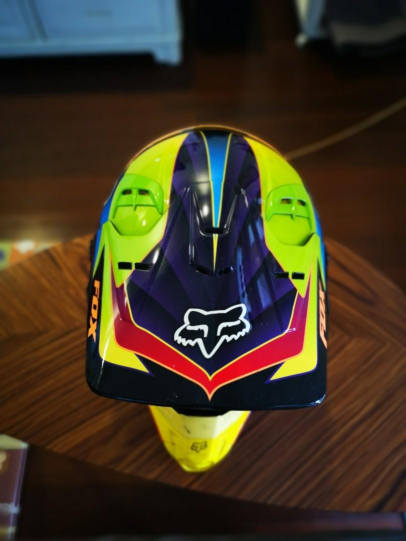 Fox V2 pilot motocross helmet, Motorcycles, Motorcycle Apparel on Carousell