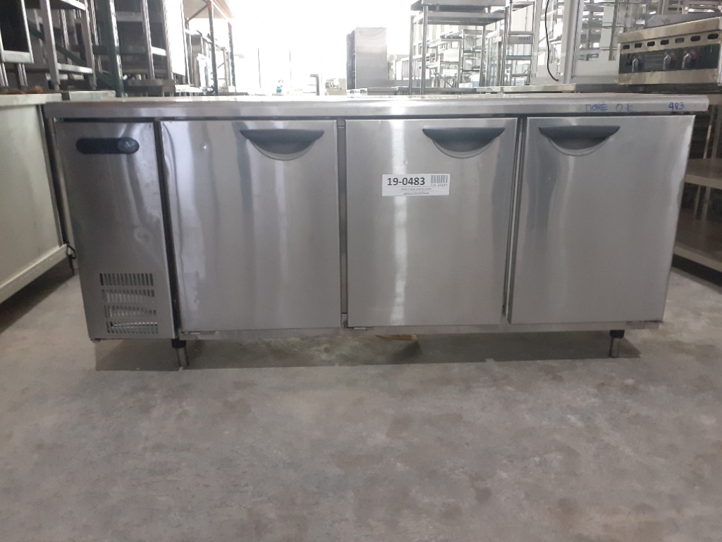 Sanyo 3 door counter chiller, TV & Home Appliances, Kitchen Appliances ...