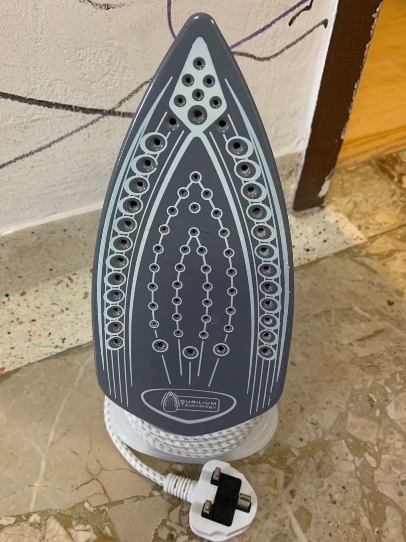 Tefal FV4970 Smart Protect Steam Iron, 2500 Watt, White, TV & Home ...