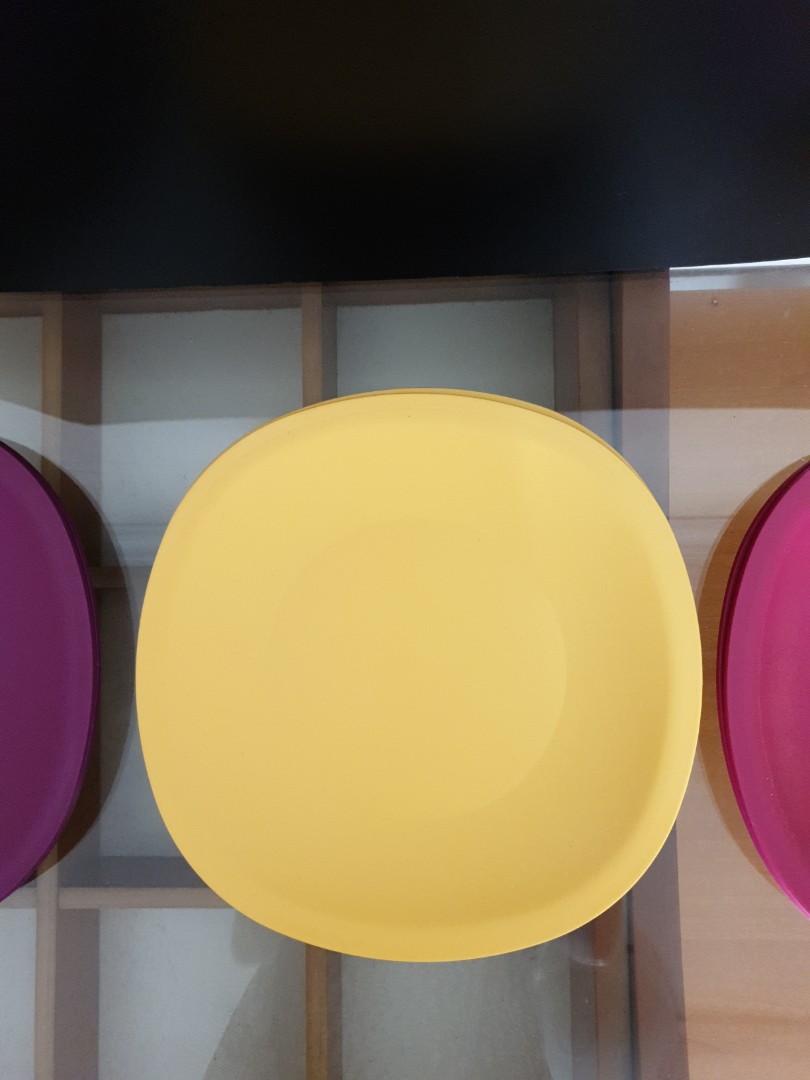 Tupperware dinner plates, Furniture & Home Living, Kitchenware ...