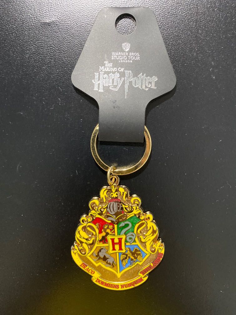 Harry Potter Hogwarts Keychain, Hobbies & Toys, Memorabilia ...
