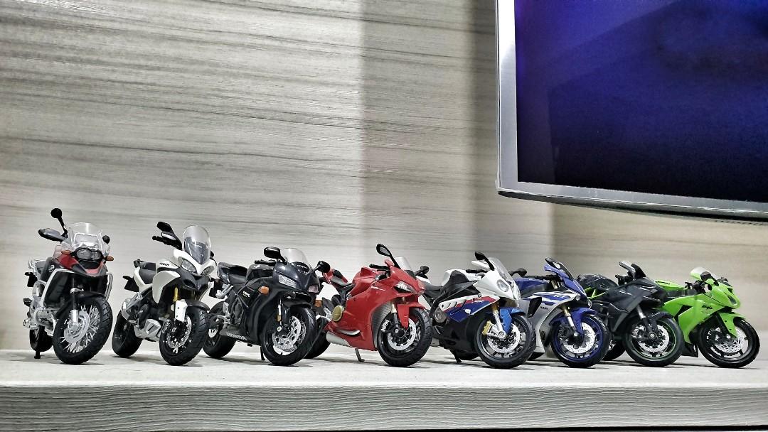 Maisto 1:12 Motorcycle Diecast Scale Models: BMW R1200GS, Ducati ...
