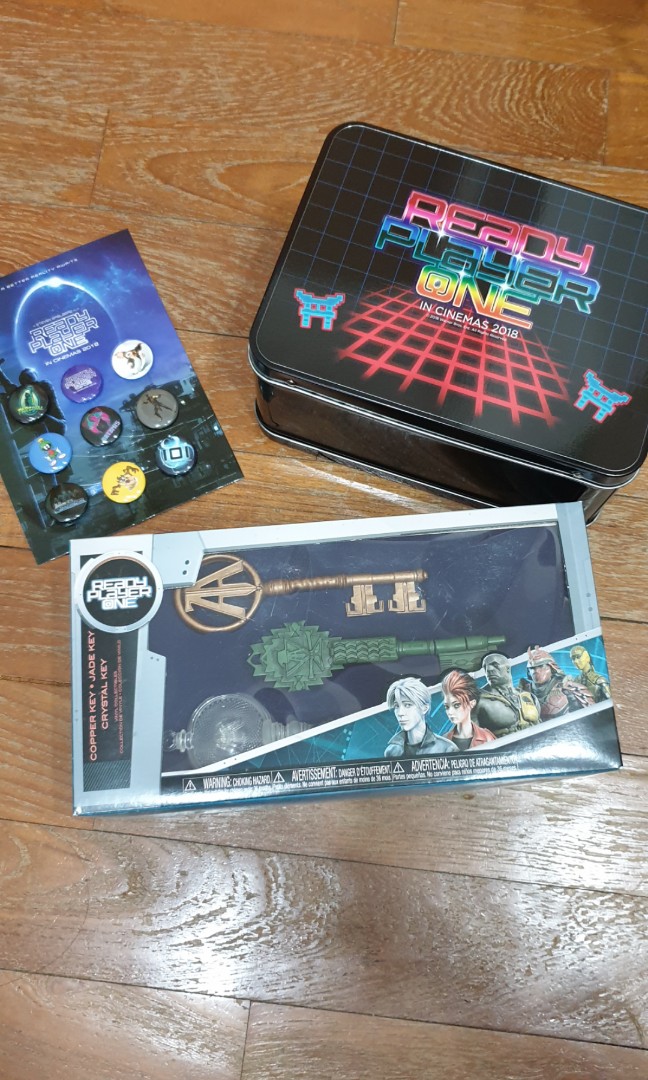Ready Player One Merchandise (metal lunch box / badges/ vinyl key ...