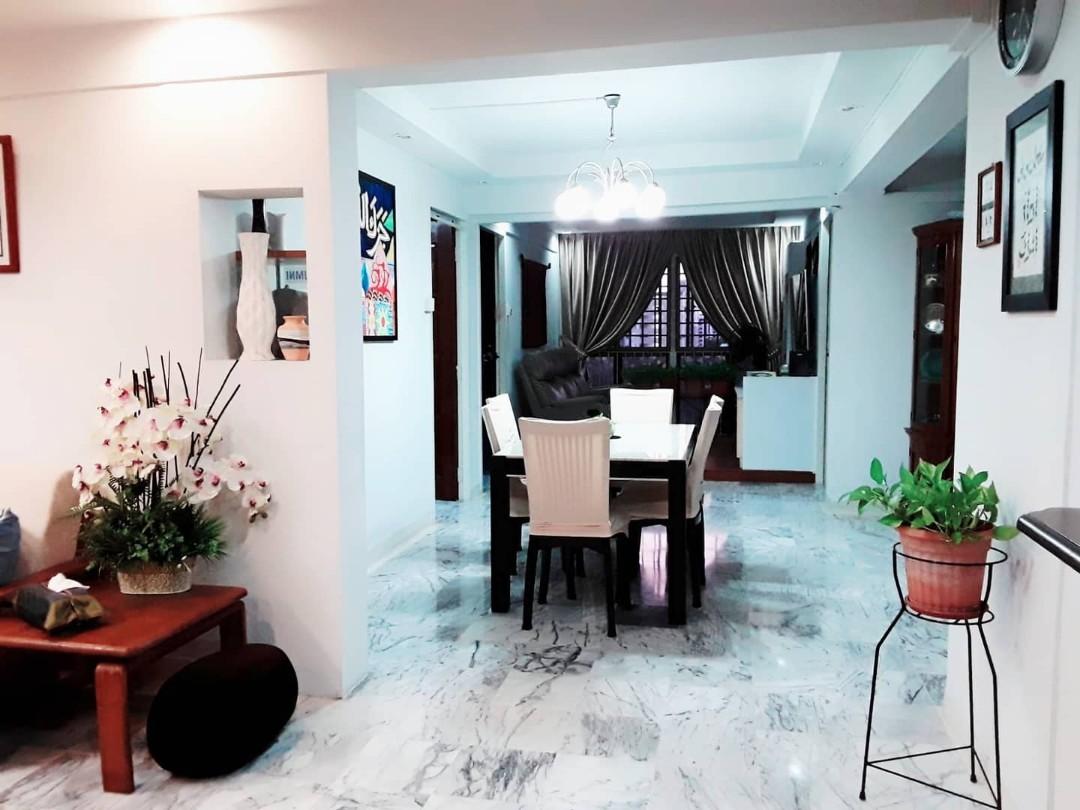 5S HDB Unit For Sale. High floor Spacious living hall, rooms and paid ...