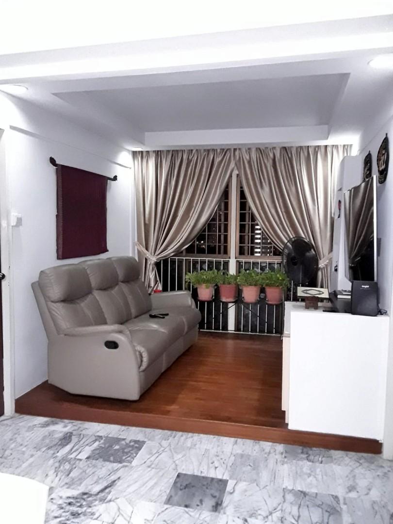 5S HDB Unit For Sale. High floor Spacious living hall, rooms and paid ...