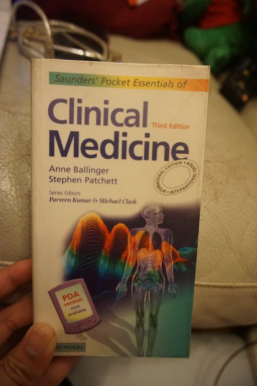 Clinical Medicine---Anne Ballinger, 興趣及遊戲, 書本 & 文具, 小朋友書 - Carousell