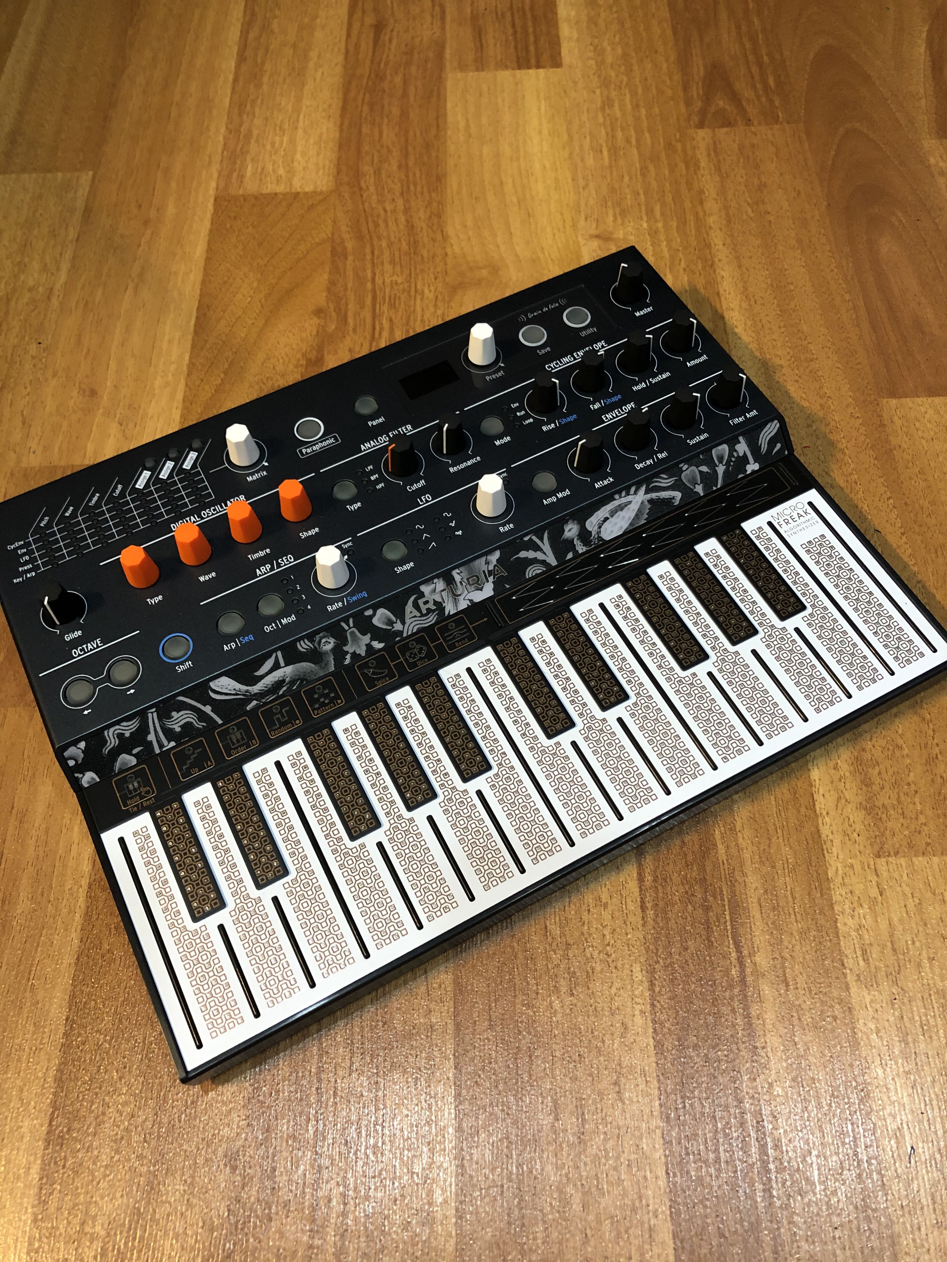 Arturia Microfreak, Hobbies & Toys, Music & Media, Musical Instruments ...