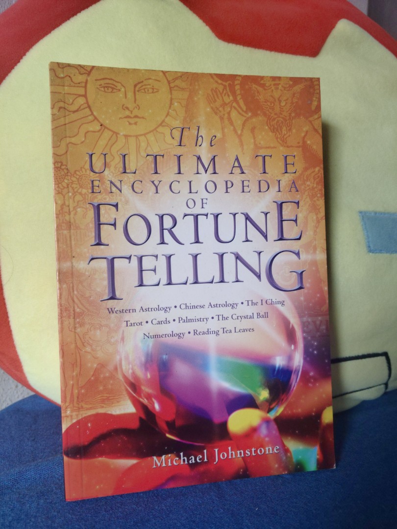 The Ultimate Encyclopedia of Fortune Telling - Michael Johnstone ...