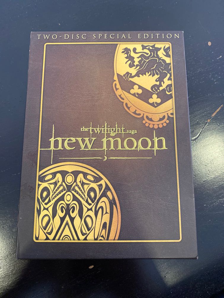 Twilight saga - New Moon 2 disc special edition, Hobbies & Toys, Books ...