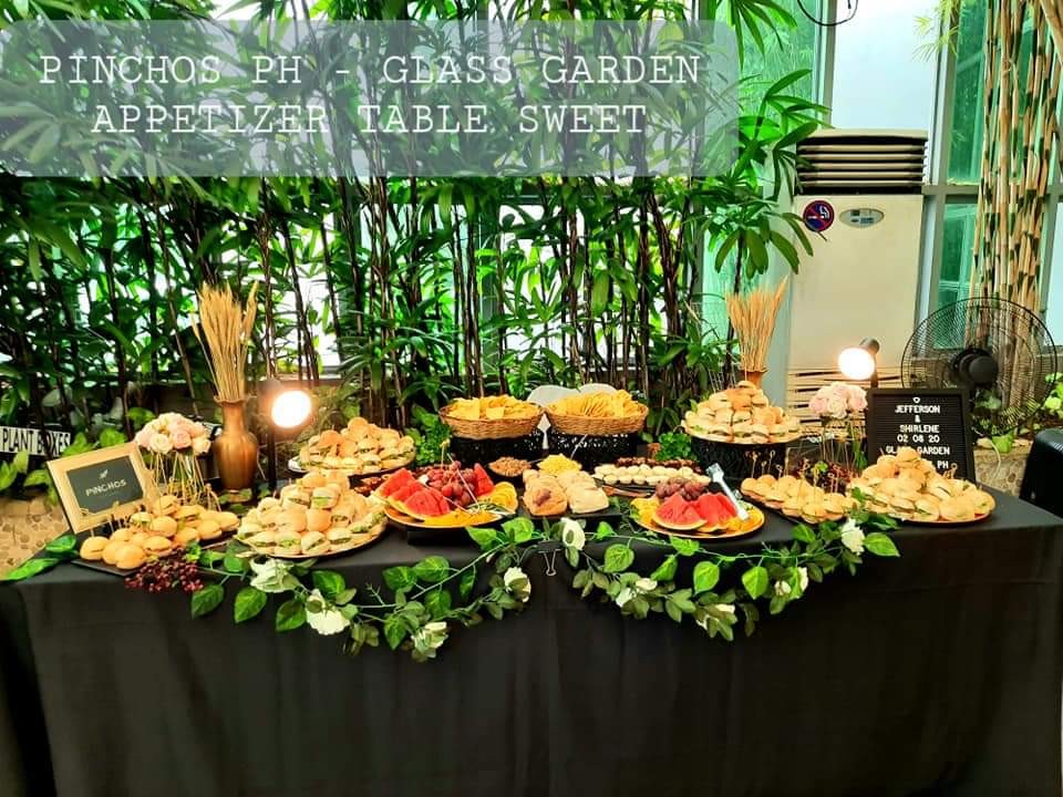 Grazing Table / Appetizer Table / Pica pica or cocktail food, Food ...