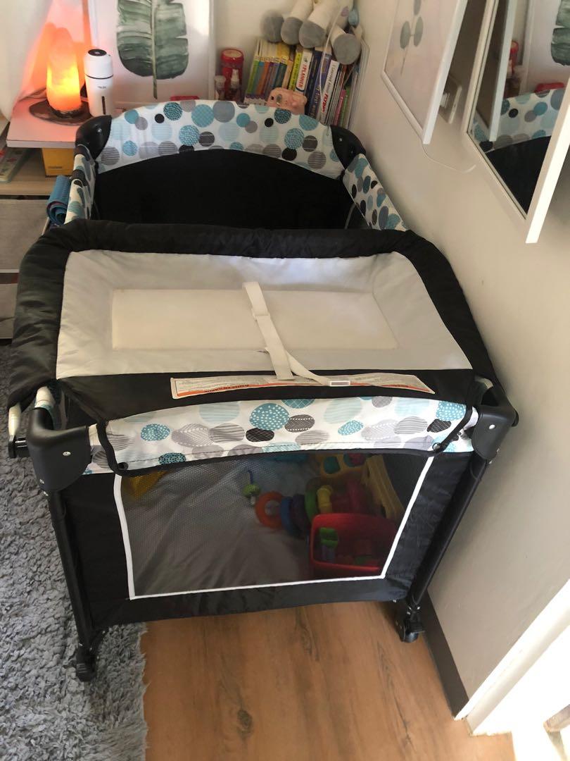 Baby Crib with diaper changing deck, Babies & Kids, Baby Nursery & Kids ...