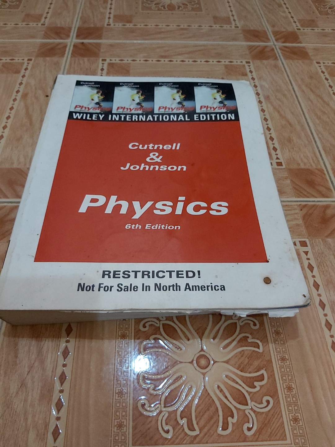 Book - Physics, Hobbies & Toys, Books & Magazines, Textbooks on Carousell