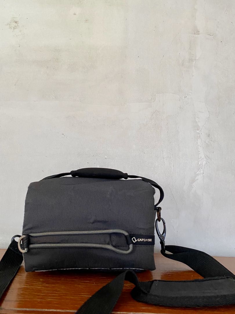 Capdase Camera Bag, Photography, Cameras on Carousell