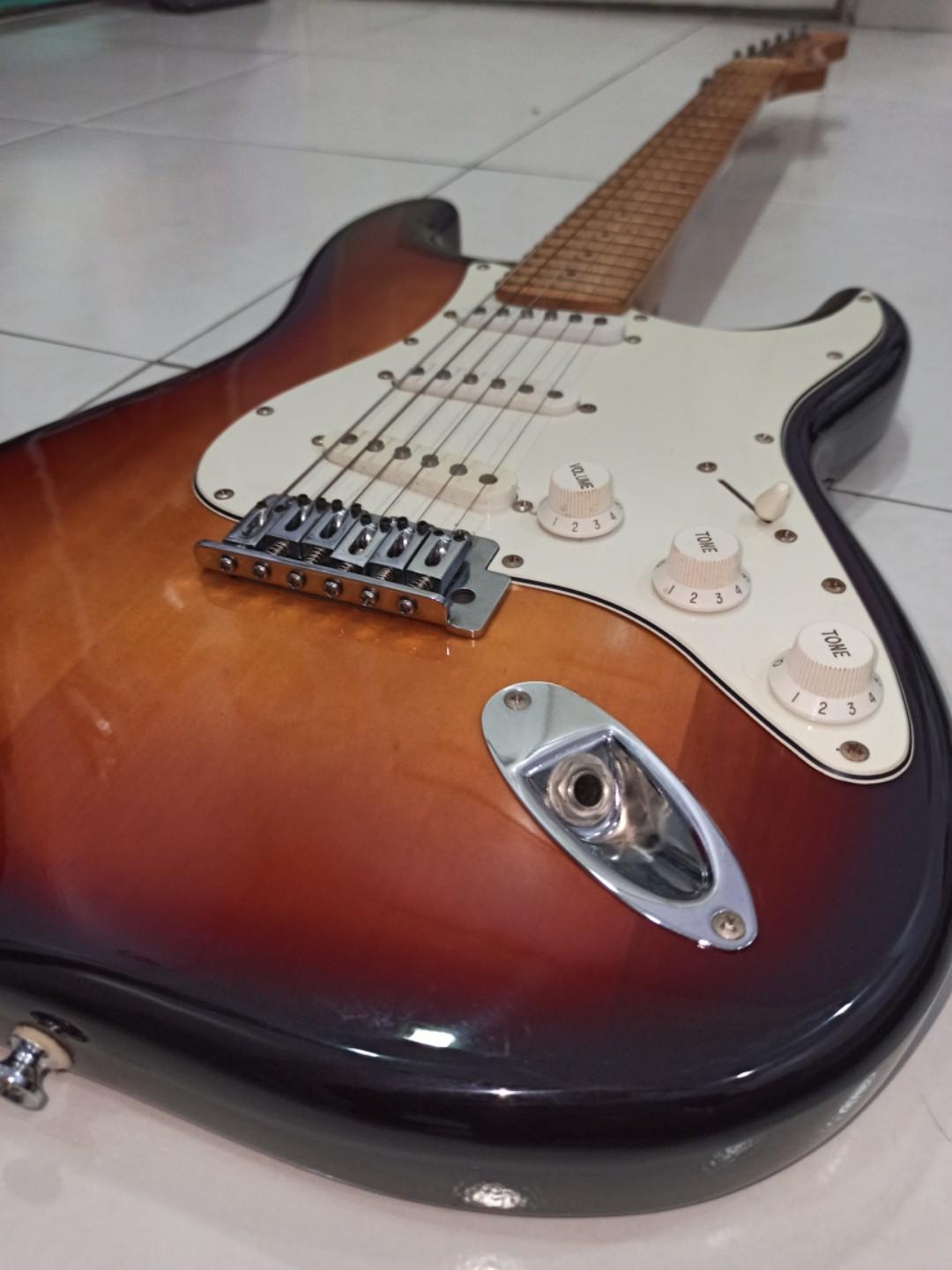 Fender squire maple fretboard, Hobbies & Toys, Music & Media, Musical ...