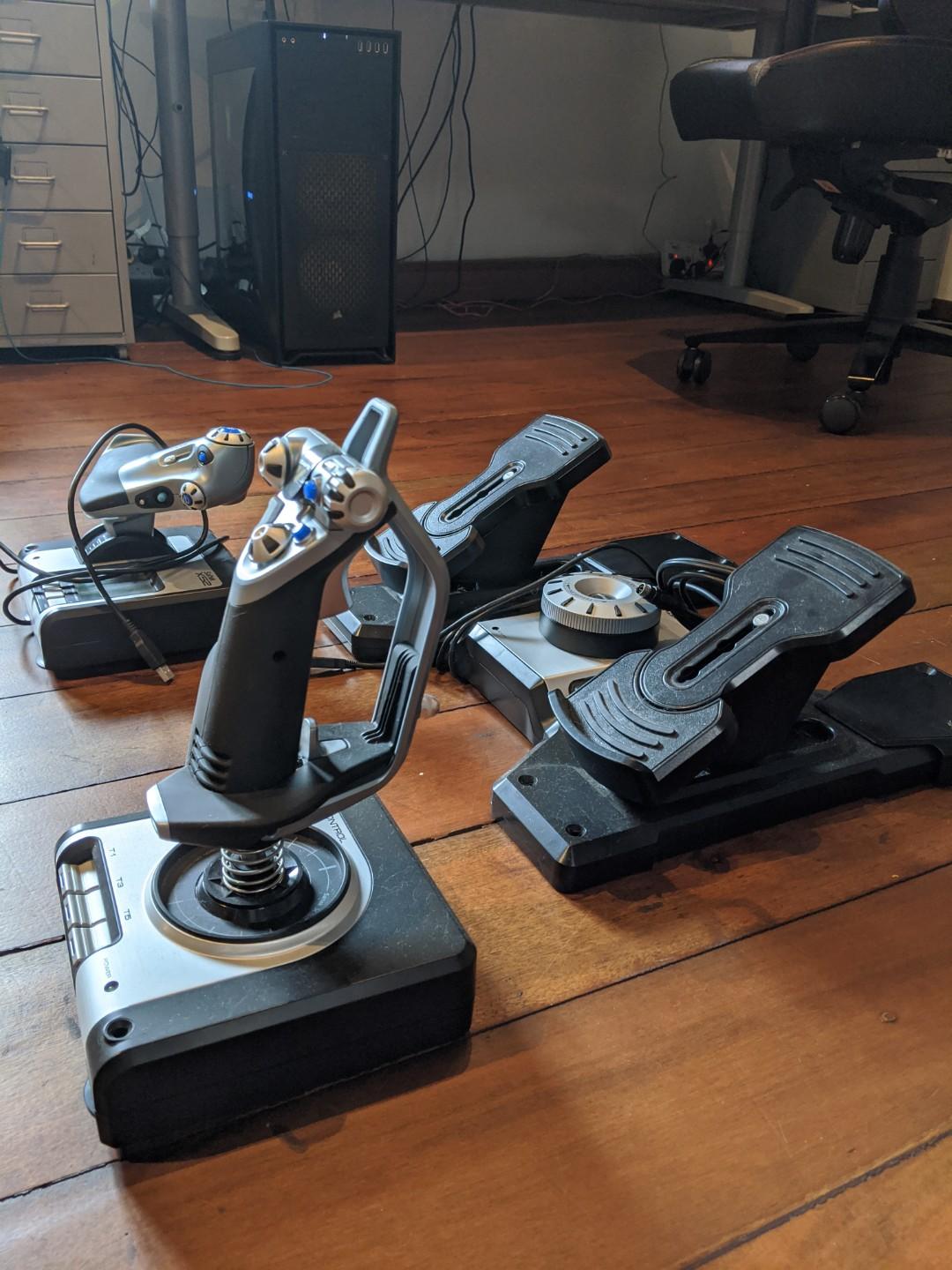 Saitek X52 full flight sim set (joystick, gas throttle, rudder), Video ...
