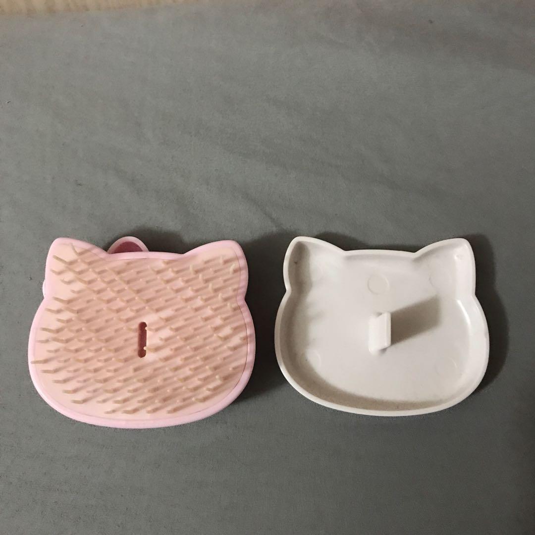 Hello Kitty 梳子🎀 ｜ 限定 Hello kitty剃毛刀🎀｜便攜散粉盒+ 蝴蝶結粉撲🎀｜便攜美瞳盒 🐷 ｜棒球風襪子🧦 ...