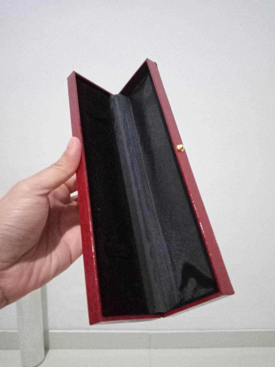 Jewelry Box red, Fesyen Wanita, Aksesoris di Carousell