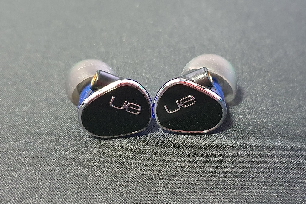 Ultimate Ears UE900, Electronics, Audio on Carousell