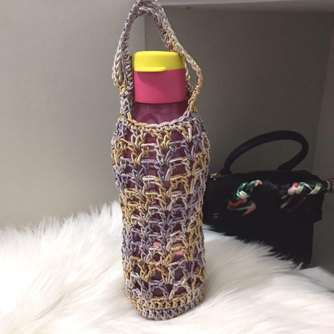 botol tupperware + rajut, Serba Serbi, Others di Carousell