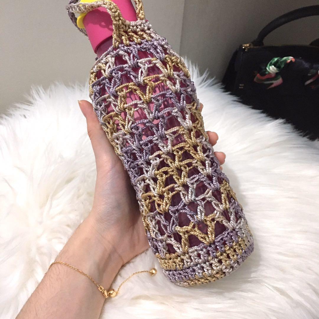 botol tupperware + rajut, Serba Serbi, Others di Carousell