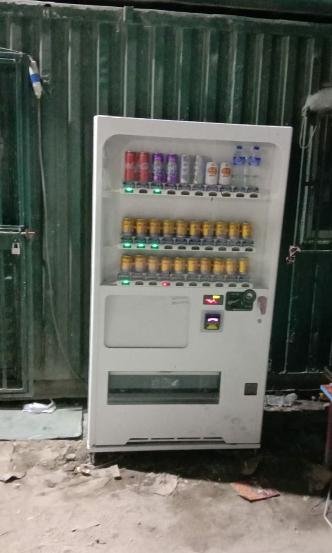 vending machine, TV & Home Appliances, Kitchen Appliances, Coffee ...
