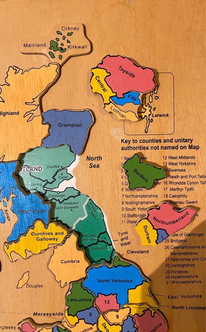 Wooden Jigsaw Map of UK, Hobbies & Toys, Toys & Games on Carousell