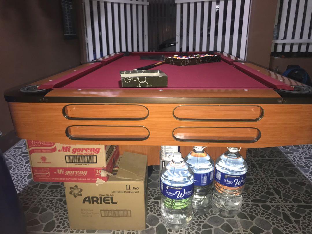 Bilyaran/Billard table, Sports Equipment, Sports & Games, Billiards and ...
