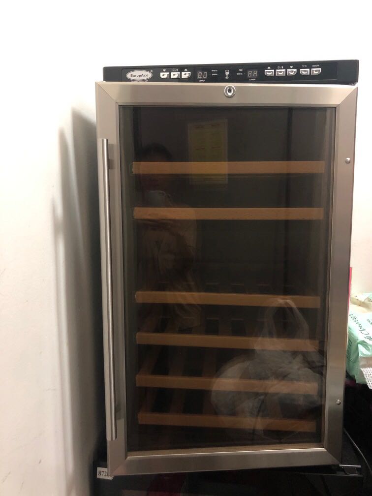 EuroAce 42 bottle wine fridge, TV & Home Appliances, Kitchen Appliances ...
