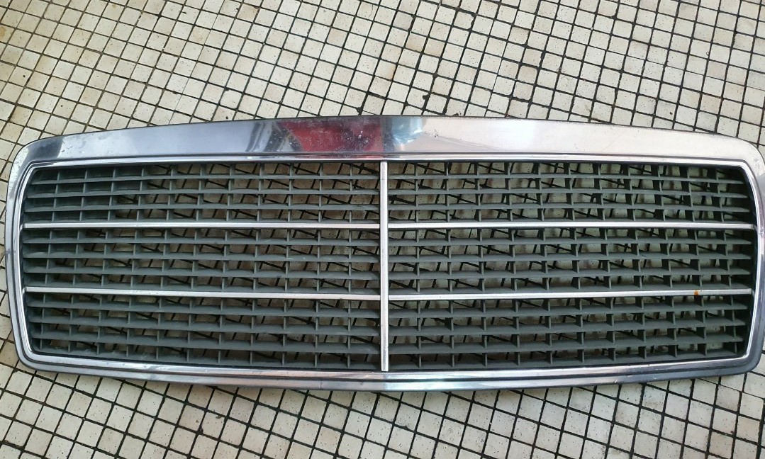 Mercedes W210 Grille, Auto Accessories on Carousell