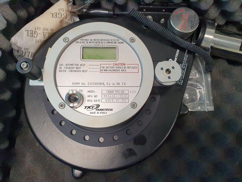 Portable Oil-Water Interface Detector and Temperature Gauging (UTI ...